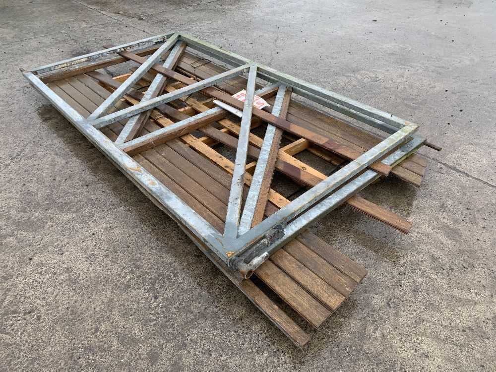 Sliding Roof Rack c/w Quick release