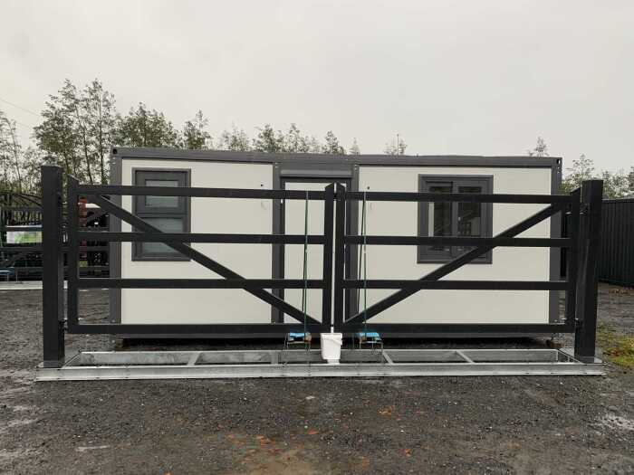 NEW/UNSUED 20FT x 5FT Electric Entrance Gates c/w Keys